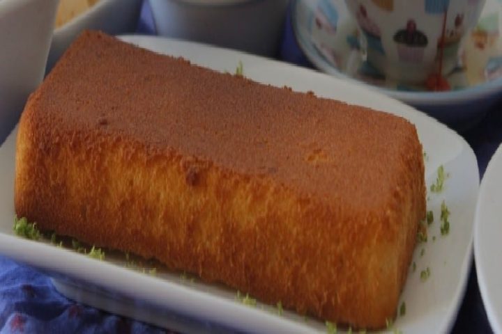 Gâteau TI SON à la farine de maïs - Pâtisserie réunionnaise.