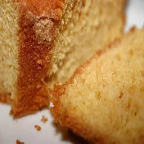 Gâteau TI SON à la farine de maïs - Pâtisserie réunionnaise.