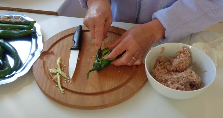 Gros Piments farcis Beignet Créole à la chair à saucisse - Réunion
